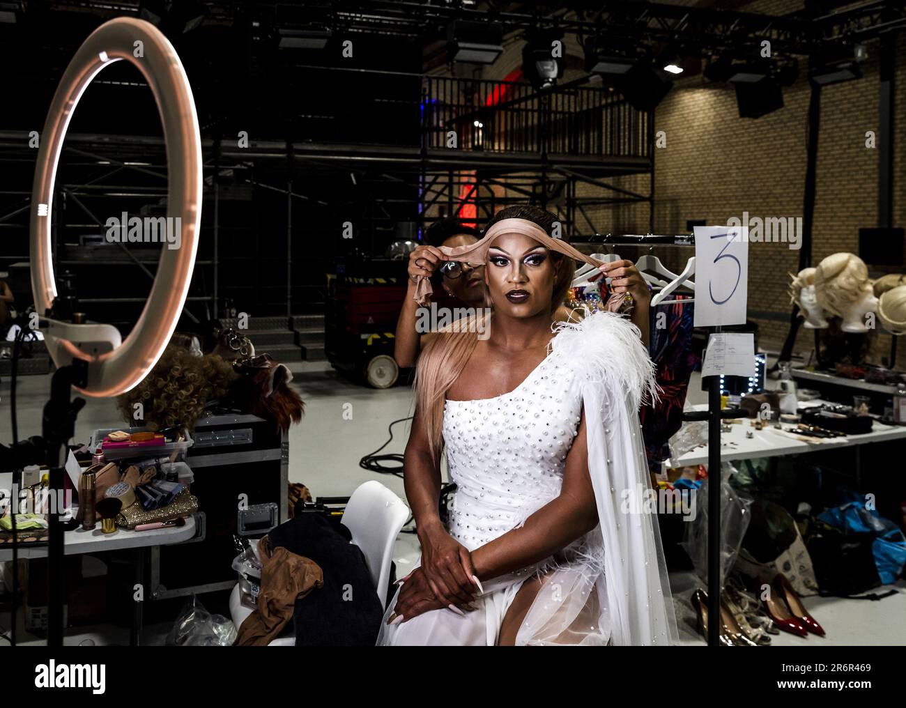 ROTTERDAM - A drag queen is preparing to compete for the title Queen of ...