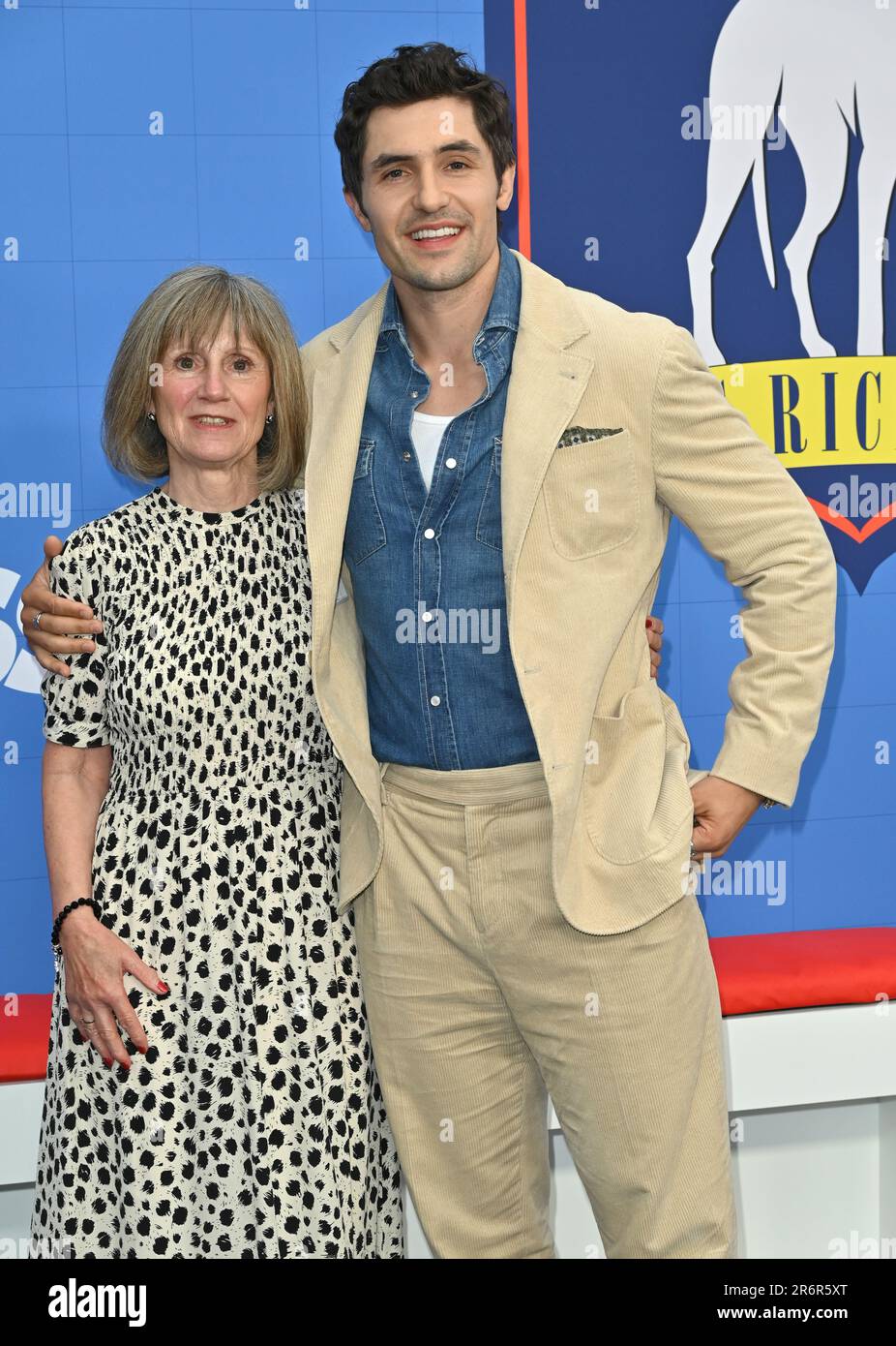 Los Angeles, USA. 10th June, 2023. Phil Dunster & Jean Dunster at the ...
