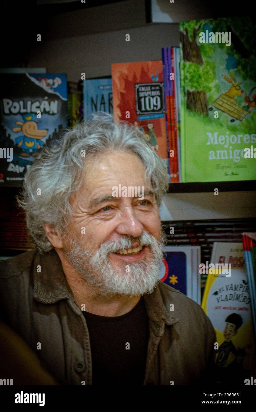 Madrid June 2023. The writer Manuel Rivas signs books at the book fair ...