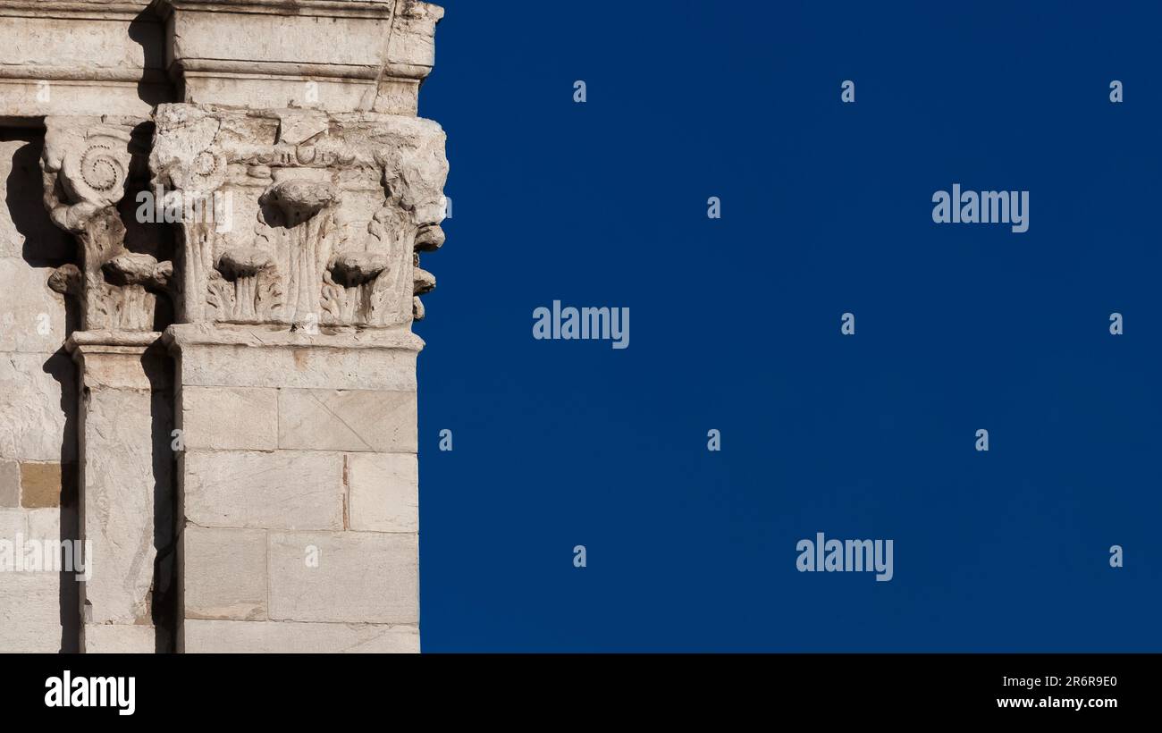 Classical style structure hi-res stock photography and images - Alamy