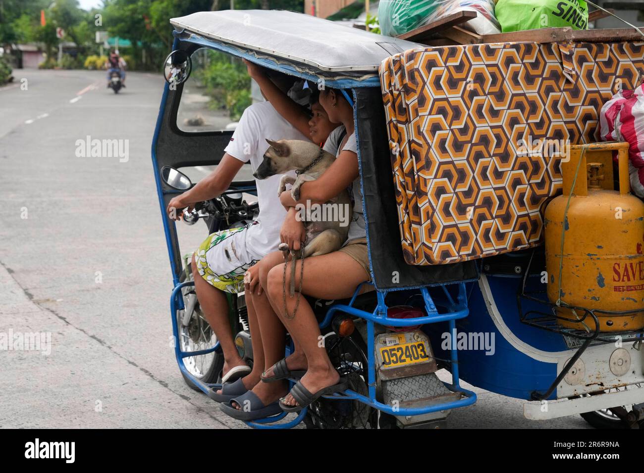 Residents living near Mayon Volcano in Daraga, Albay province ...