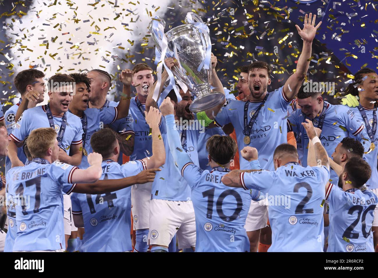 Captain Ilkay Gundogan of Manchester City and teammates celebrate ...