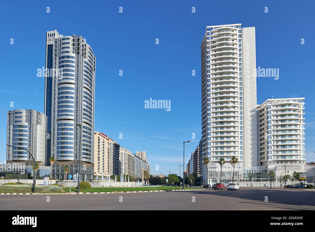 Las dos Torres de Valencia Stock Photo - Alamy