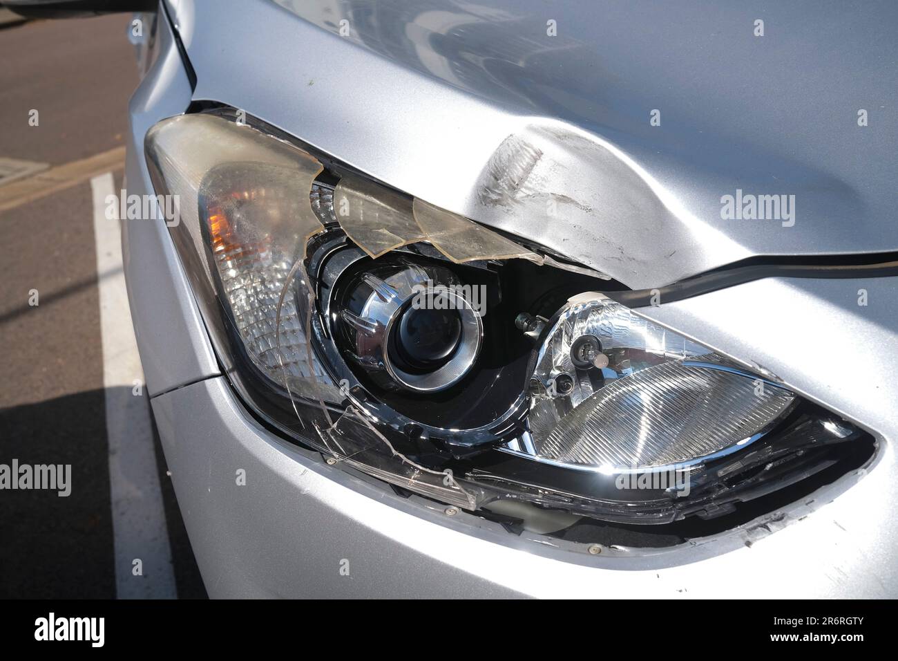 Broken car headlight Stock Photo - Alamy Broken car headlight Stock Photo - Alamy