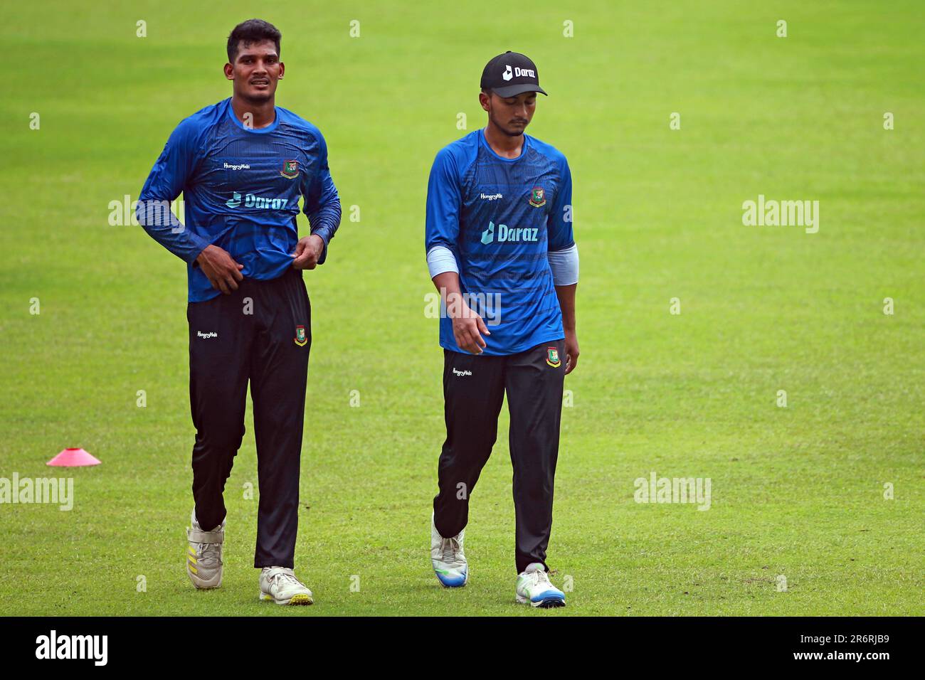 Uncaped Musfik Hasan (L) and Shahadat Hossain Dipu (R) as Bangladeshi ...