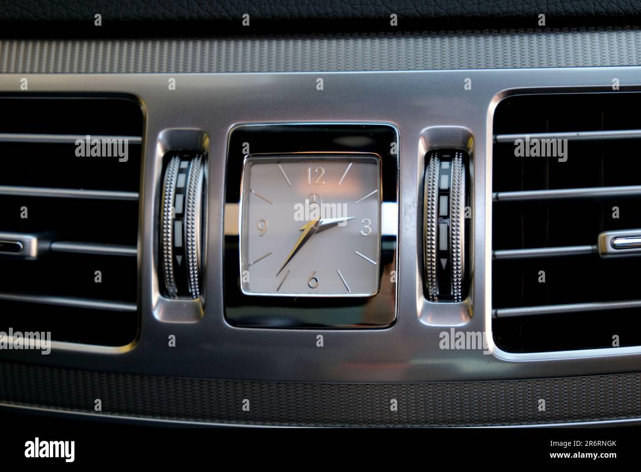 Mercedes benz e class hi-res stock photography and images - Alamy