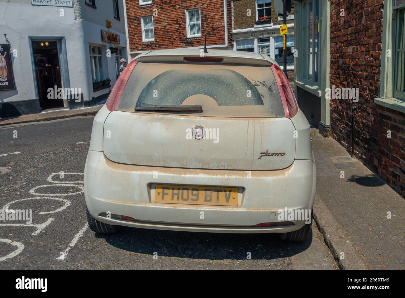 Car covered with dust hi-res stock photography and images - Alamy