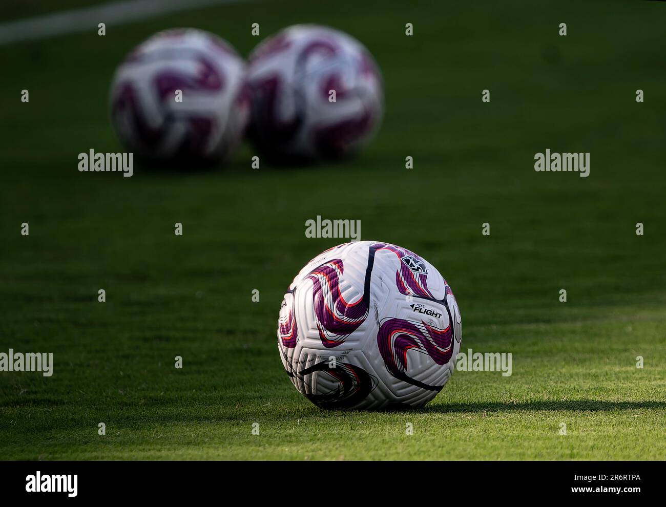 Nwsl soccer balls hi-res stock photography and images - Alamy