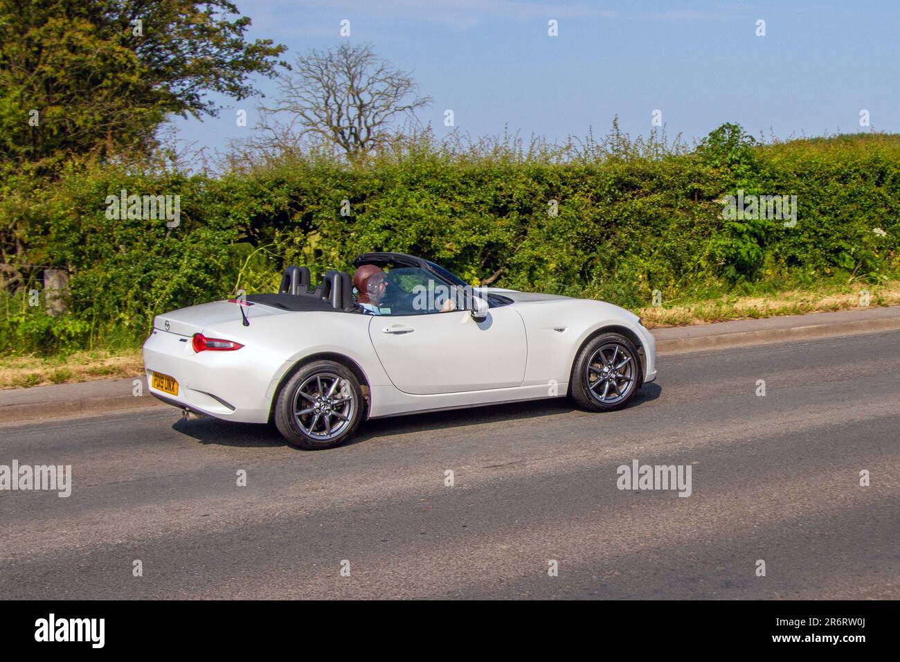 2019 White Mazda Mx-5 SE +, SKYACTIV-G Start/Stop Car Roadster Petrol ...