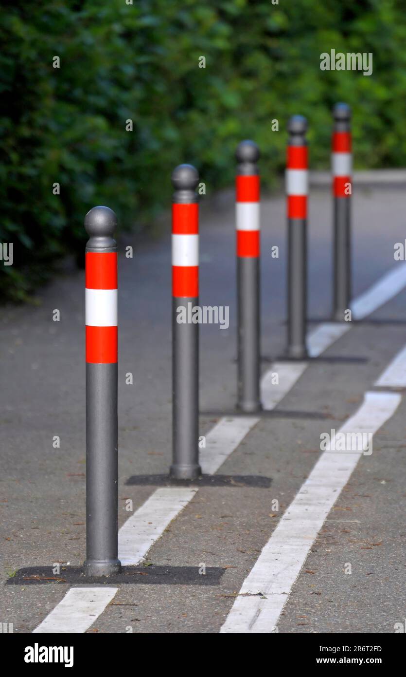Barricade posts hi-res stock photography and images - Alamy