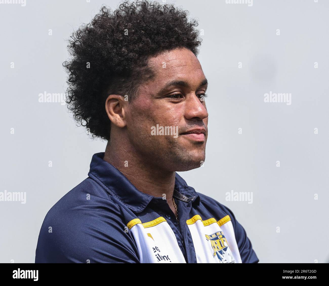 Derrell Olpherts #16 of Leeds Rhinos arrives during the Betfred Super ...