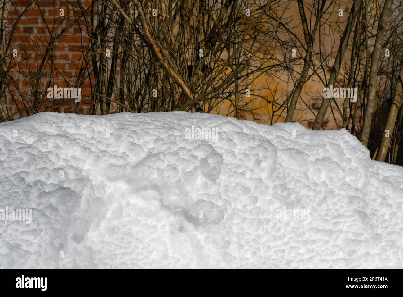 Snowy building hi-res stock photography and images - Alamy