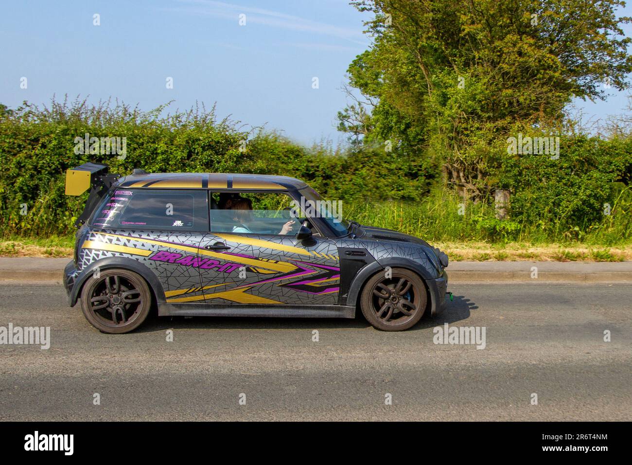2002 Brand-It, Grey multi-coloured Mini Cooper S; Classic & Performance ...