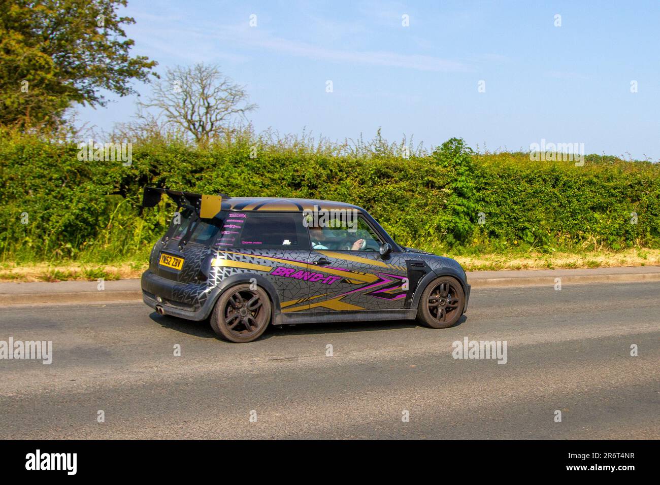 2002 Brand-It, Grey multi-coloured Mini Cooper S; Classic & Performance ...