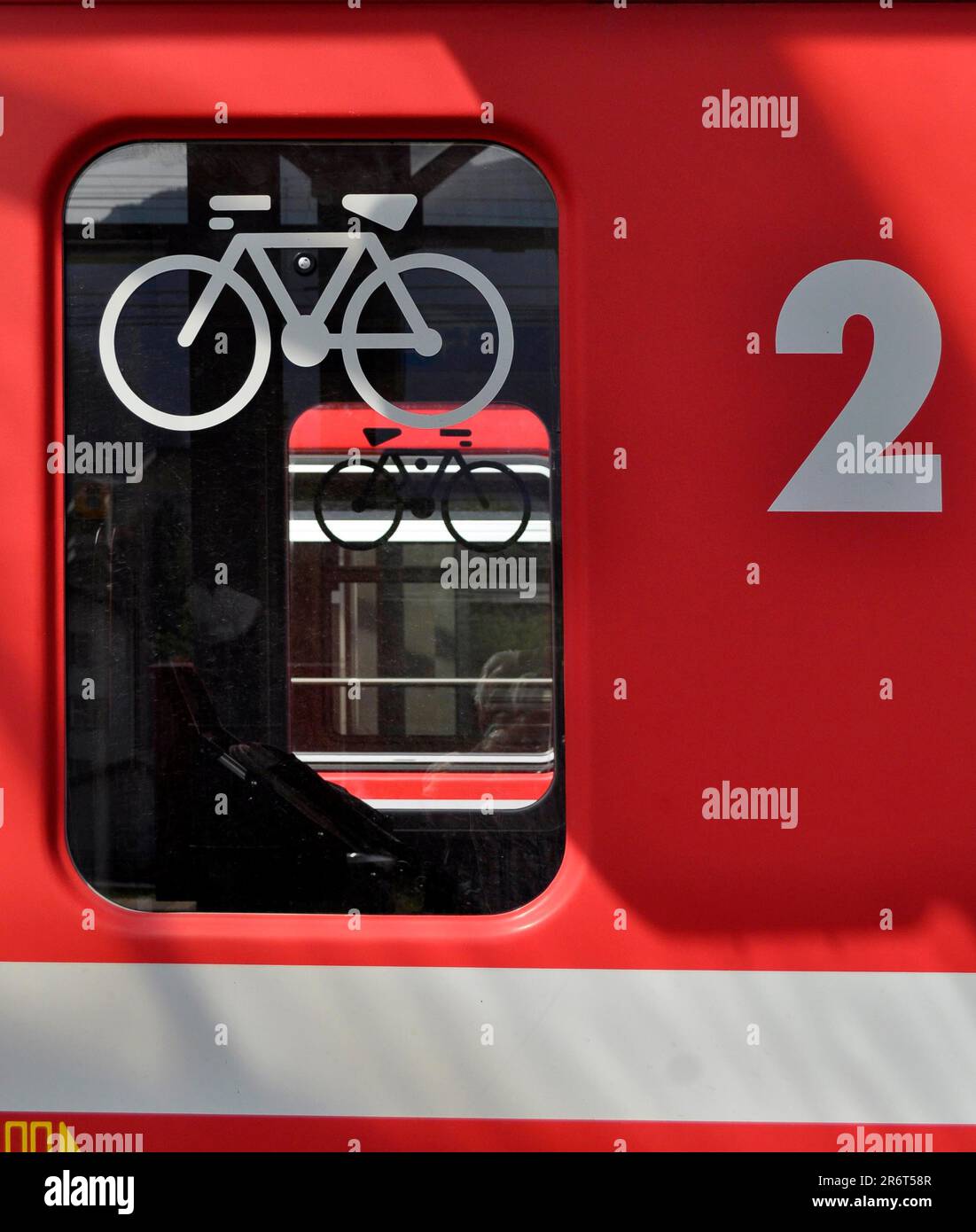 Switzerland, Thusis station, Rhaetian Railway, railway, bicycle ...