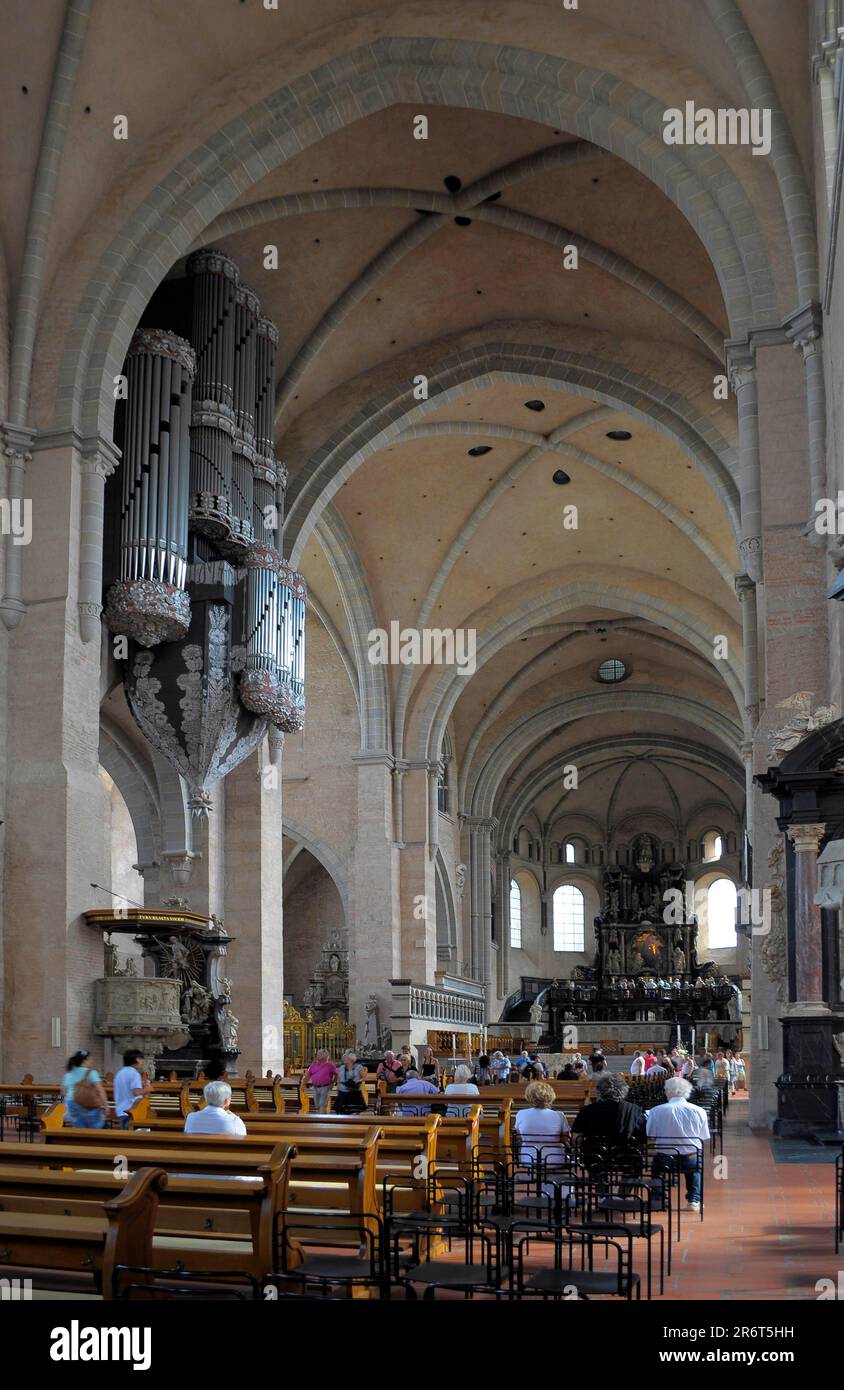 Rhineland-Palatinate, Trier, Church interior, High Cathedral Church of ...