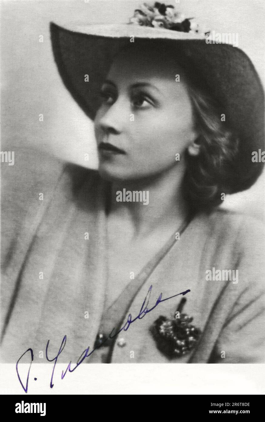 Portrait of the ballet dancer Galina Sergeyevna Ulanova (1910-1998 ...