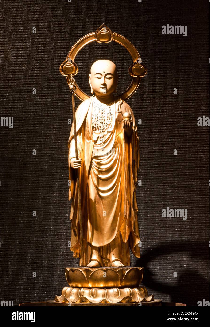 Monk statue hi-res stock photography and images - Alamy