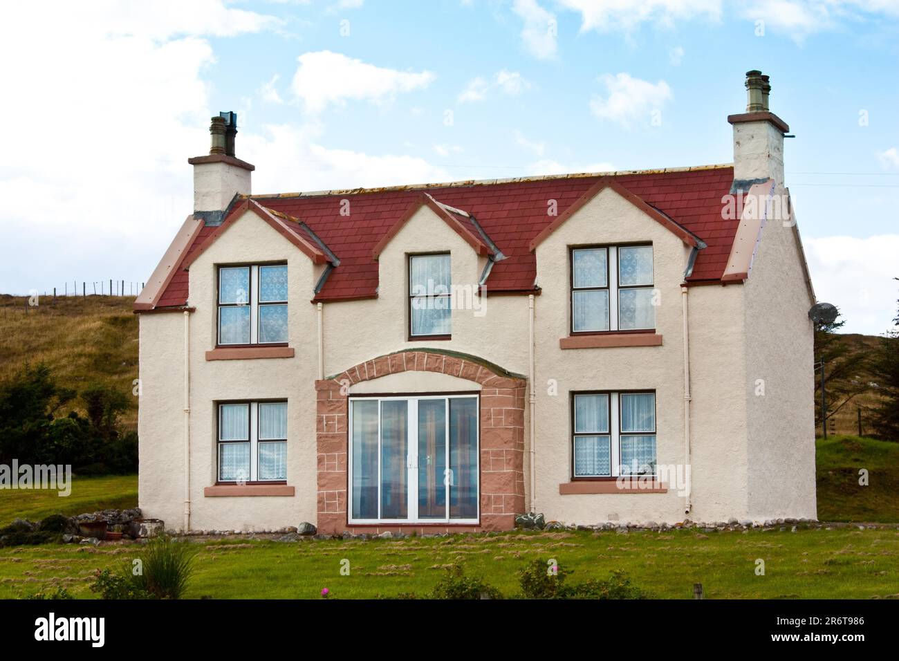 Scotland. Beutiful house in red and white colours Stock Photo - Alamy