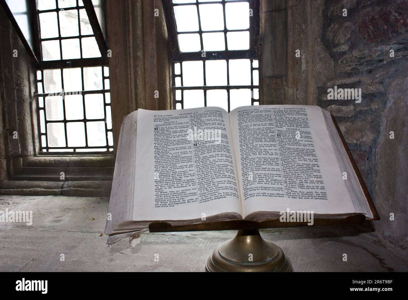 Holy Bible in Glasgow Cathedral, written in English Stock Photo - Alamy