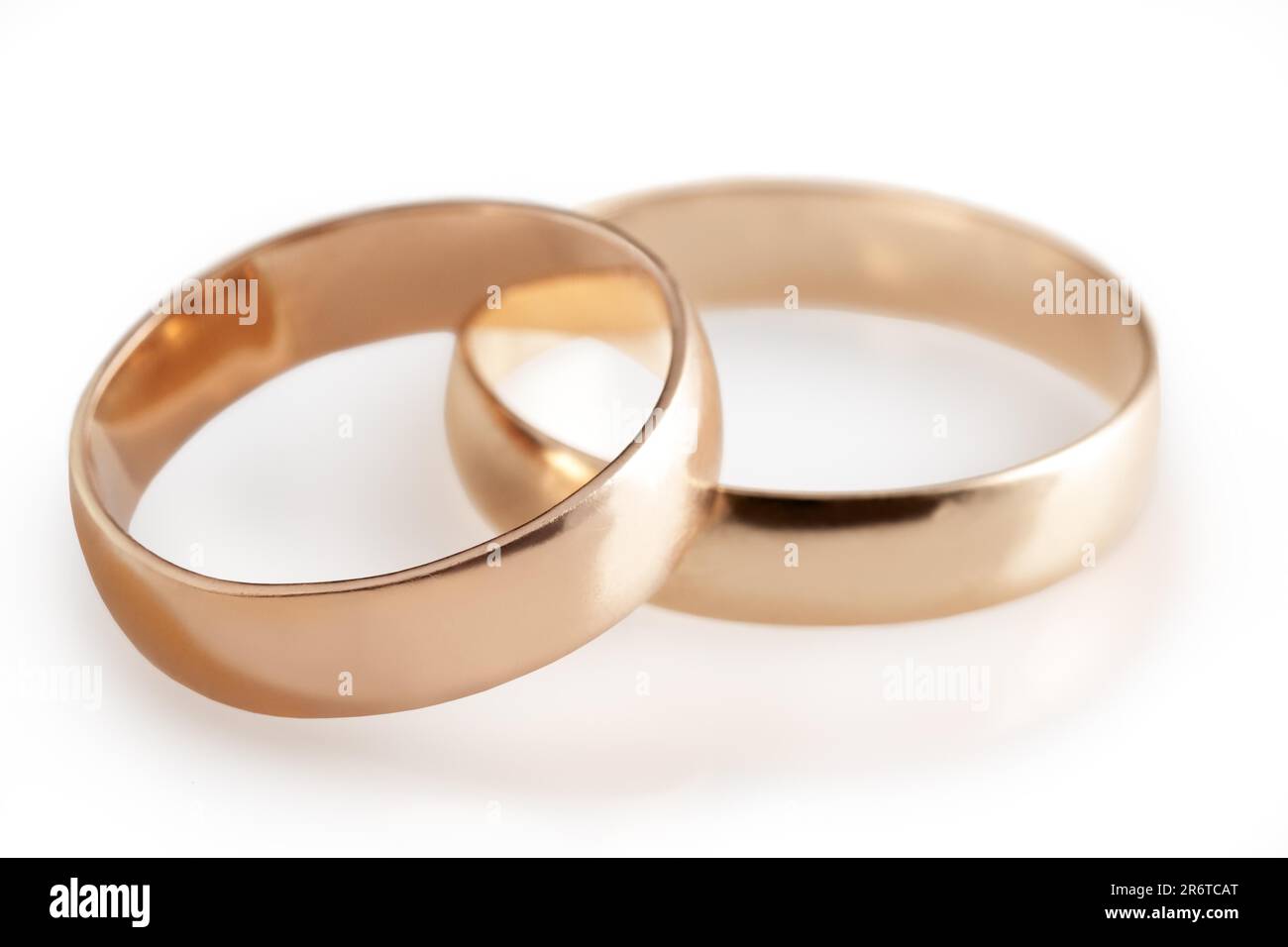 wedding rings and roses Stock Photo - Alamy