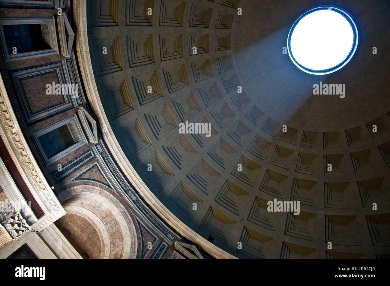 Sunbeam through the roof in the pantheon in rome Stock Photo - Alamy