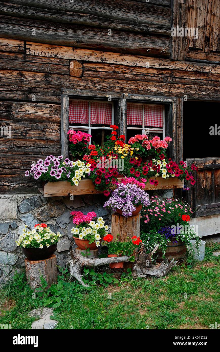 Alpine decoration hi-res stock photography and images - Alamy