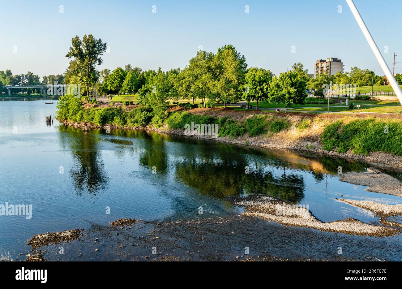The Willamette River flows past Riverfront Park in Salem, Oregon Stock ...