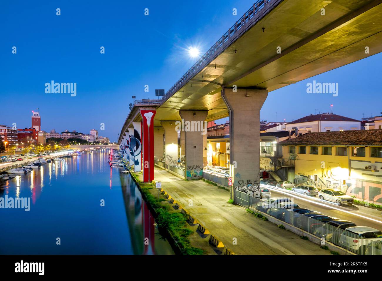"Callalily" mural by italian artist Pep Marchegiani on a motorway pylon ...