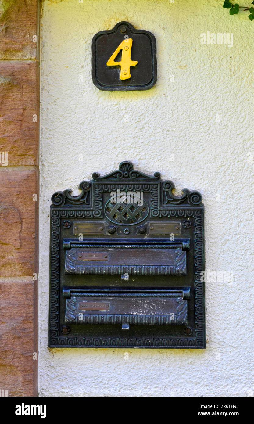 Cast iron letterbox hi-res stock photography and images - Alamy