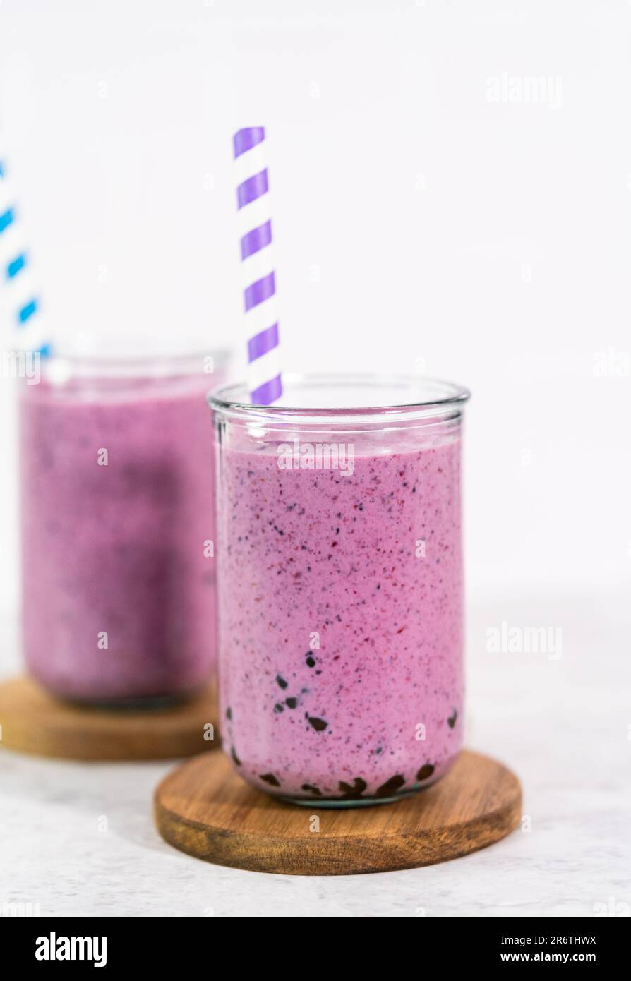 Mixed Berry Boba Smoothie Stock Photo - Alamy