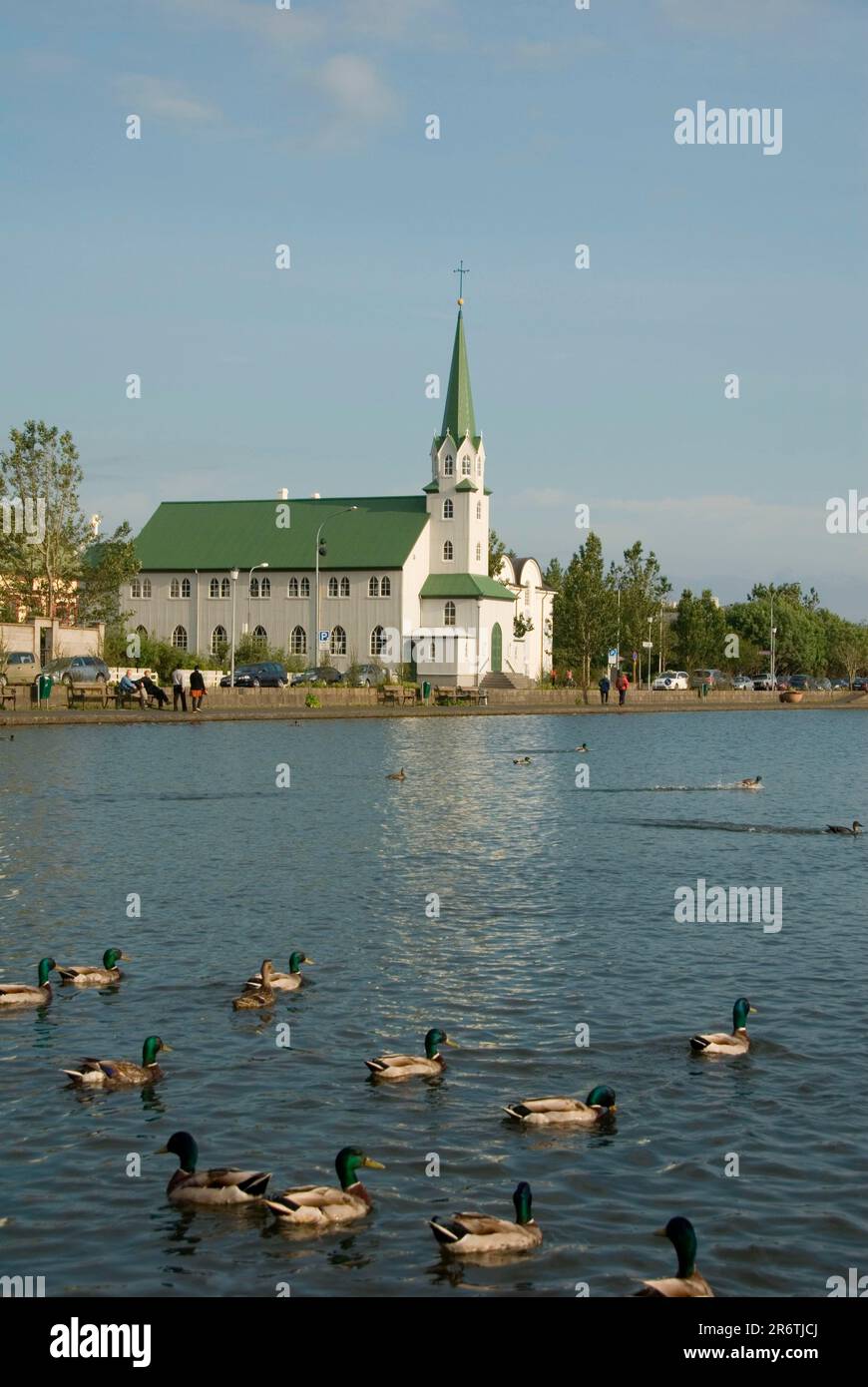 Lake Tjoernin, Frikirkja, Reykjavik, Iceland, Tjoernin Stock Photo - Alamy