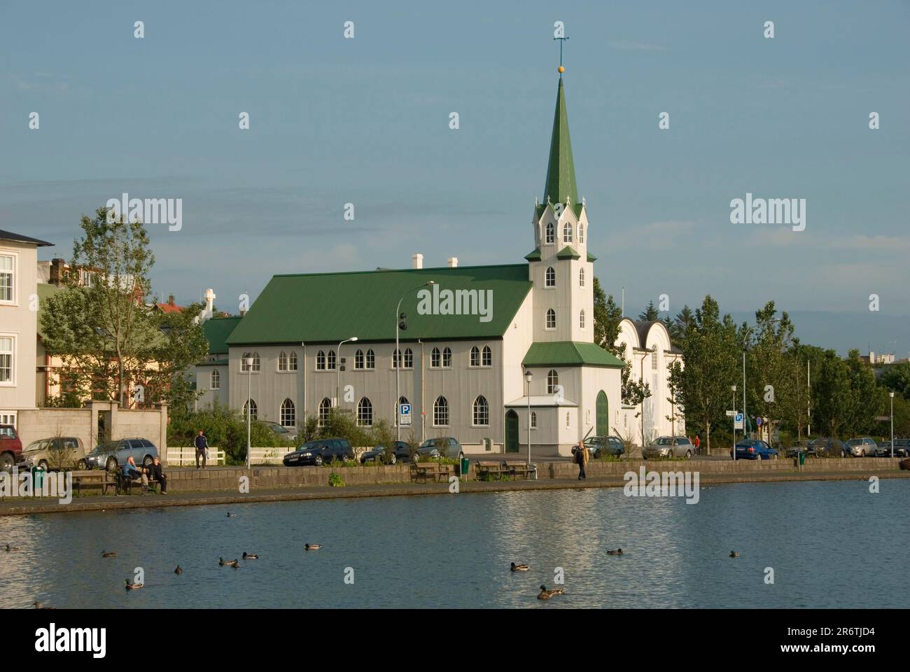 Lake Tjoernin, Frikirkja, Reykjavik, Iceland, Tjoernin Stock Photo - Alamy