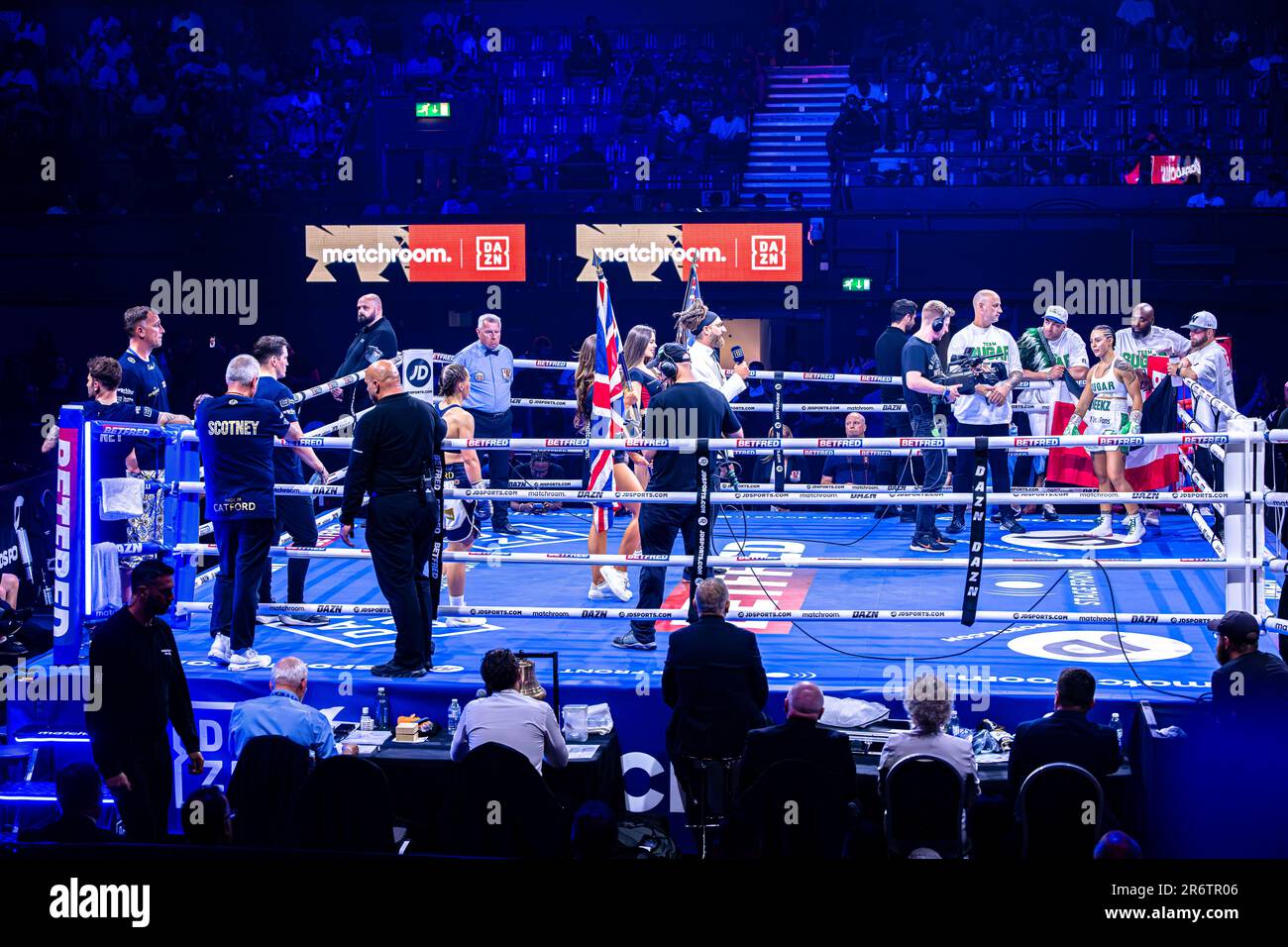 LONDON, UNITED KINGDOM. 10 Jun, 2023. Cherneka Johnson vs Ellie Scotney ...