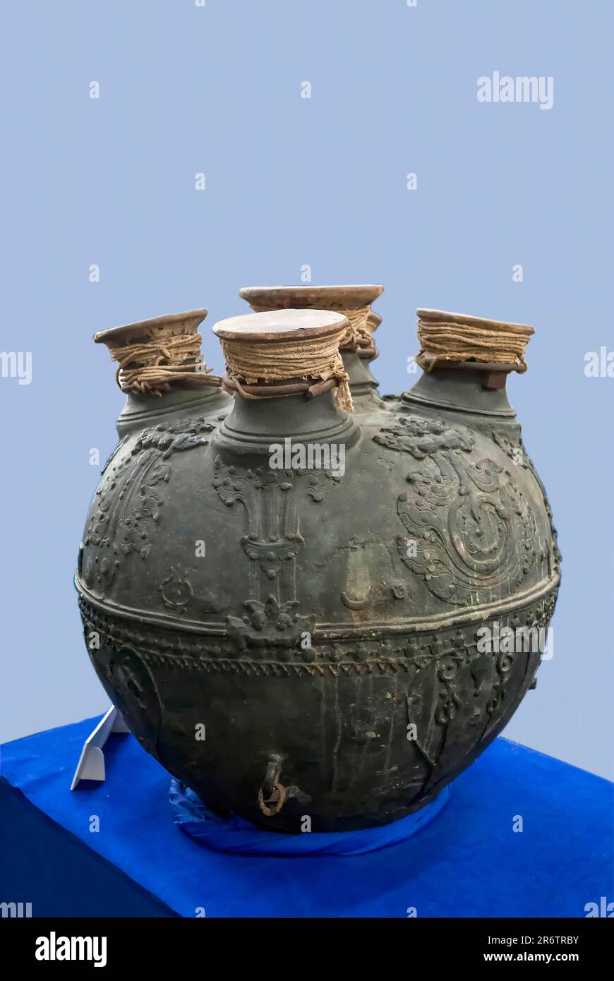 Percussion instrument in temple hi-res stock photography and images - Alamy