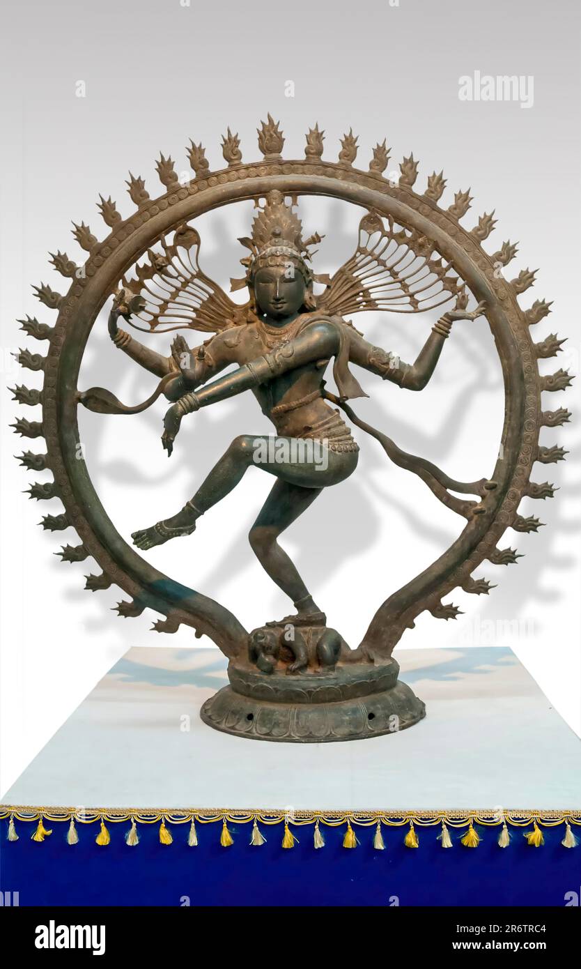 Cut out, 11th century Bronze Panchaloha Nataraja, Kankoduthavanitham ...