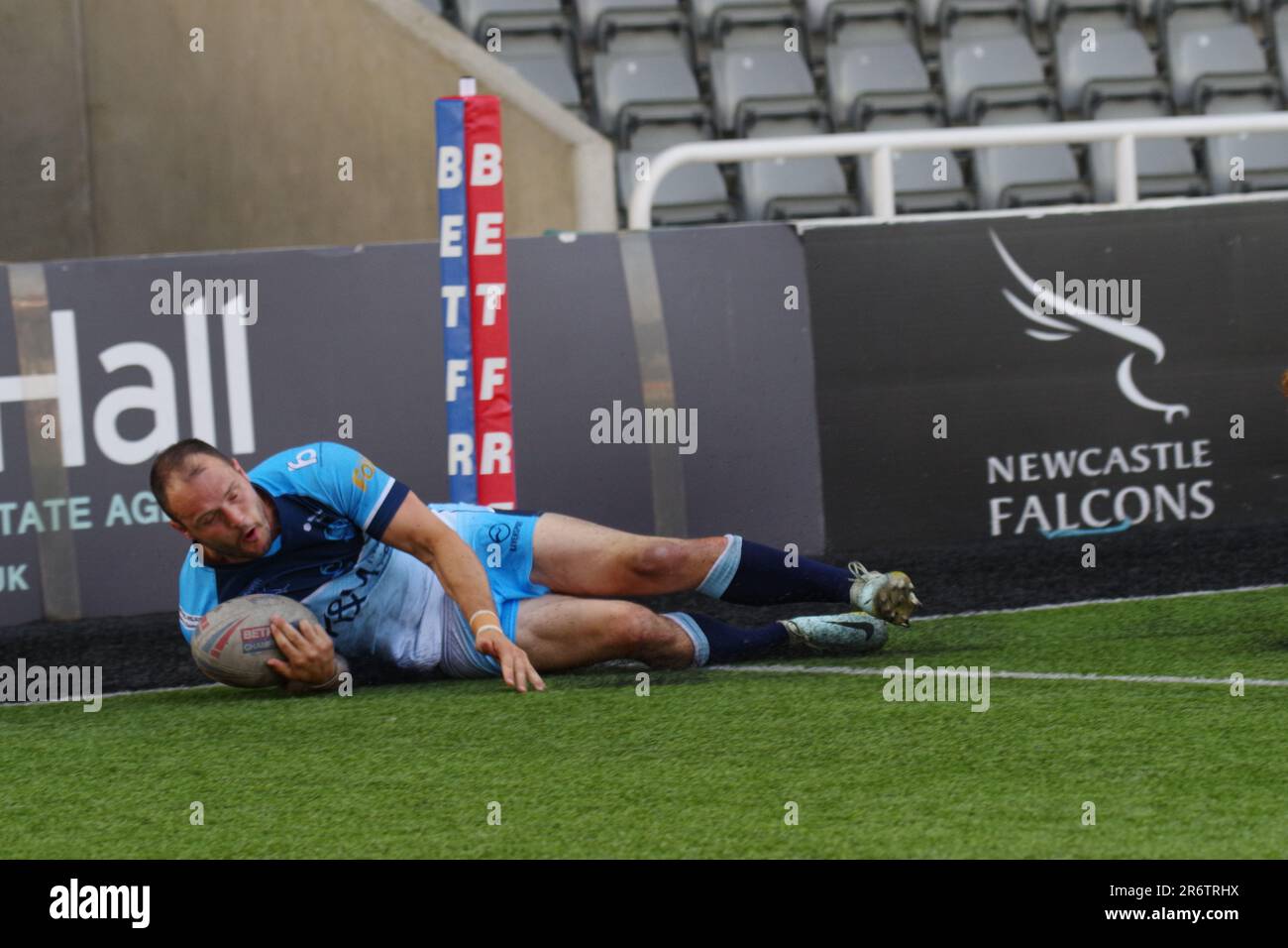 Kingston Park, Newcastle upon Tyne, 11 June 2023. Dale Morton scoring a ...