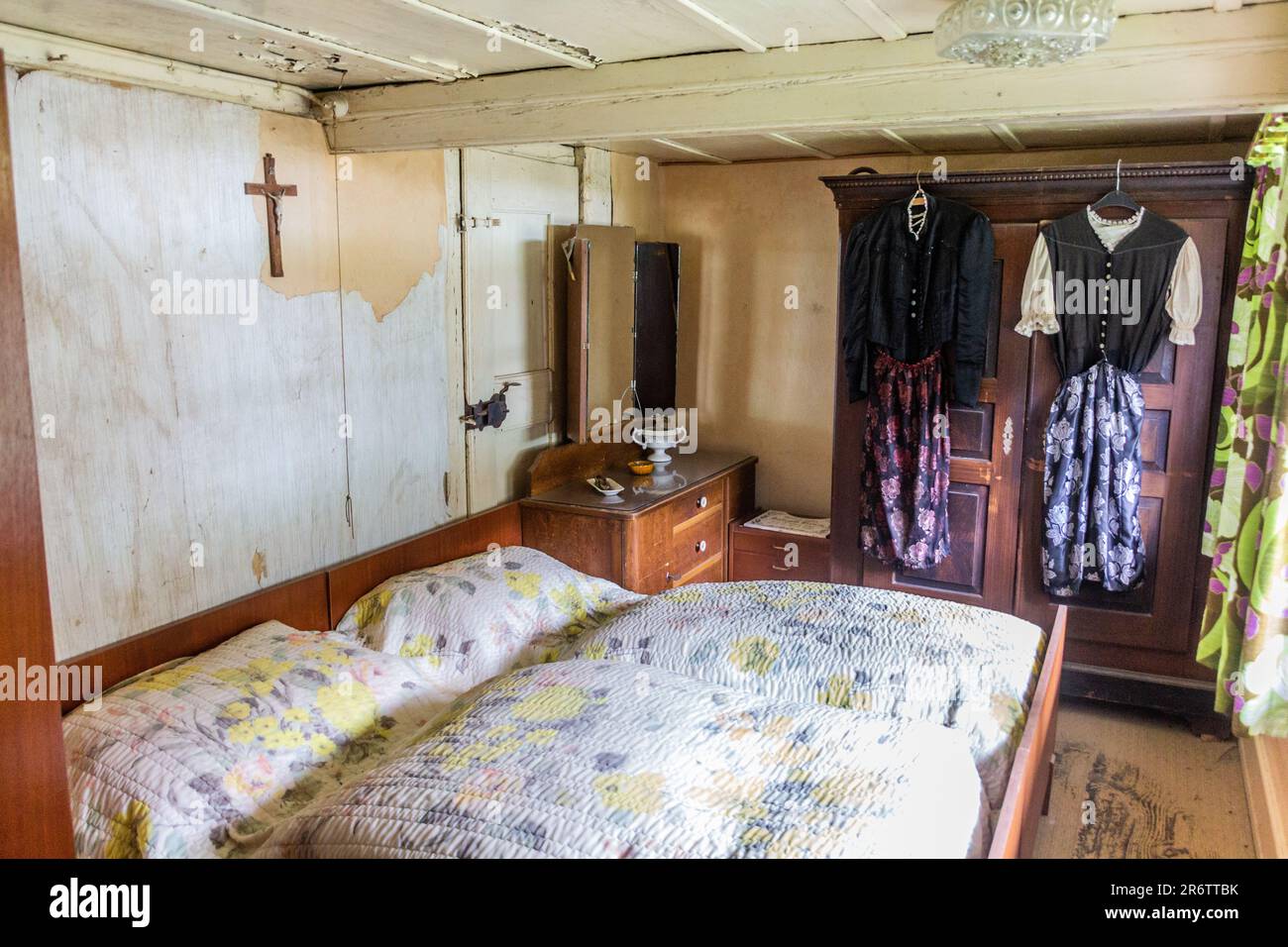 German architecture home farmhouse hi-res stock photography and images ...