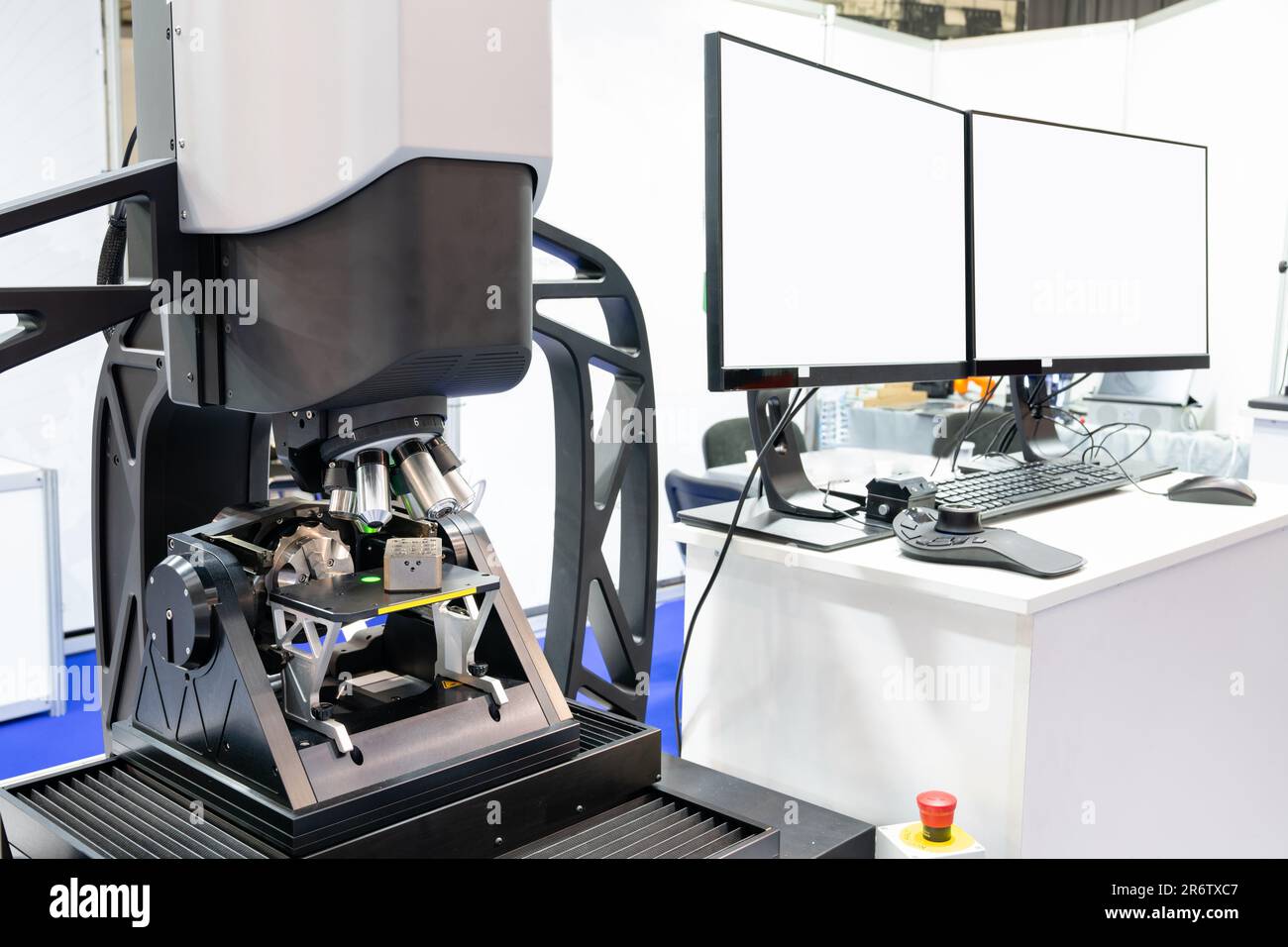 Optic machine for precise measurement of part size and quality ...