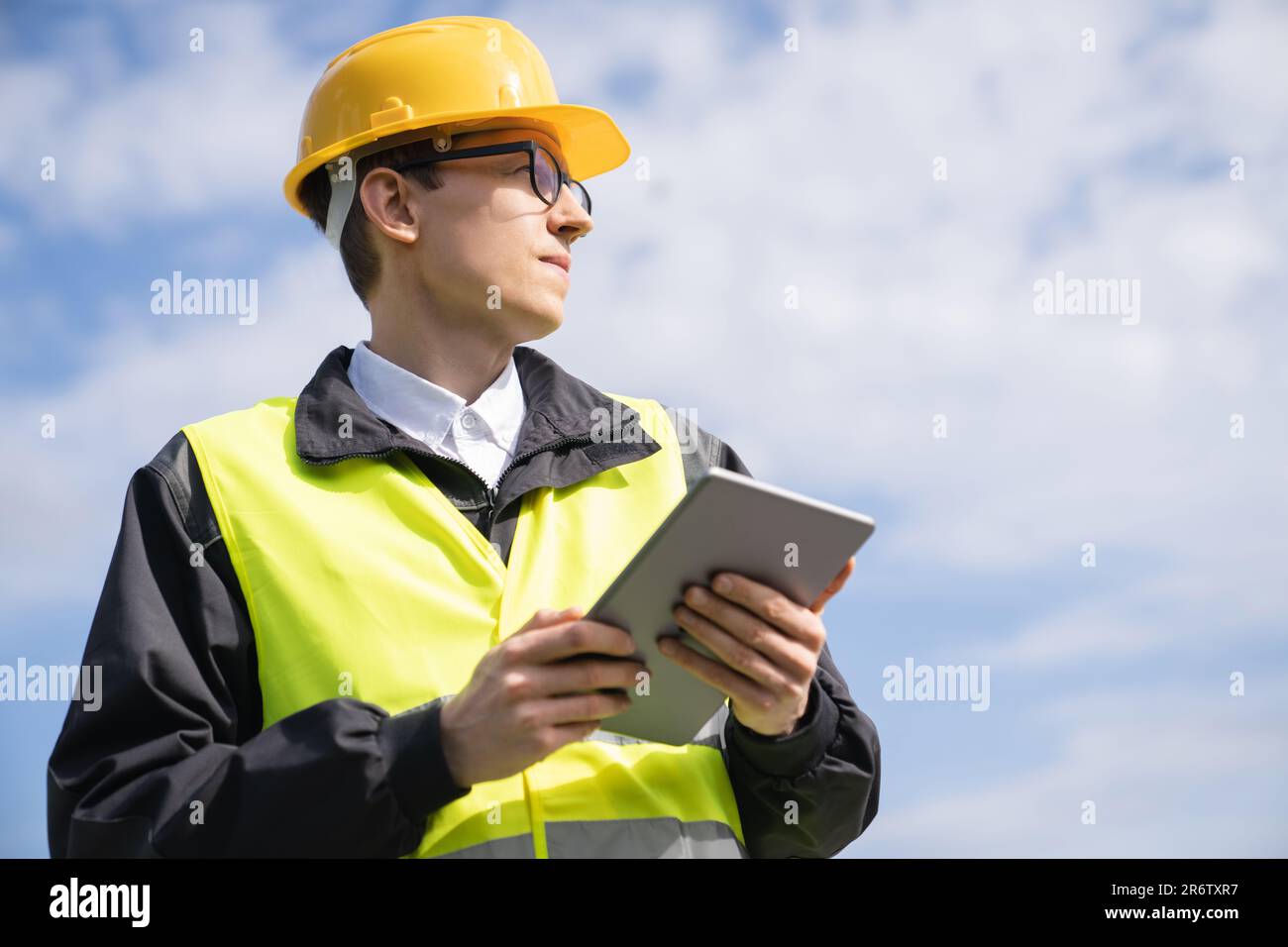 Digitalization business tablet hi-res stock photography and images - Alamy
