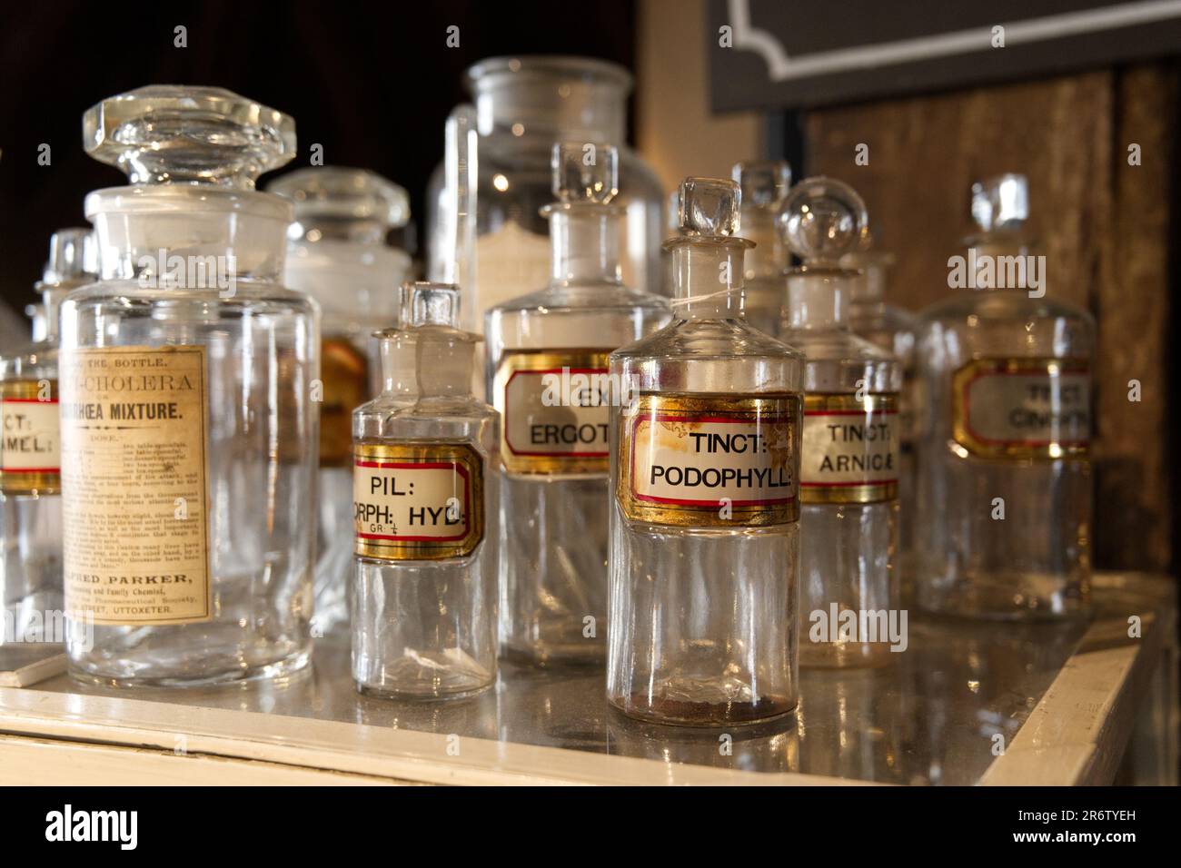 Apothecary containers hi-res stock photography and images - Alamy