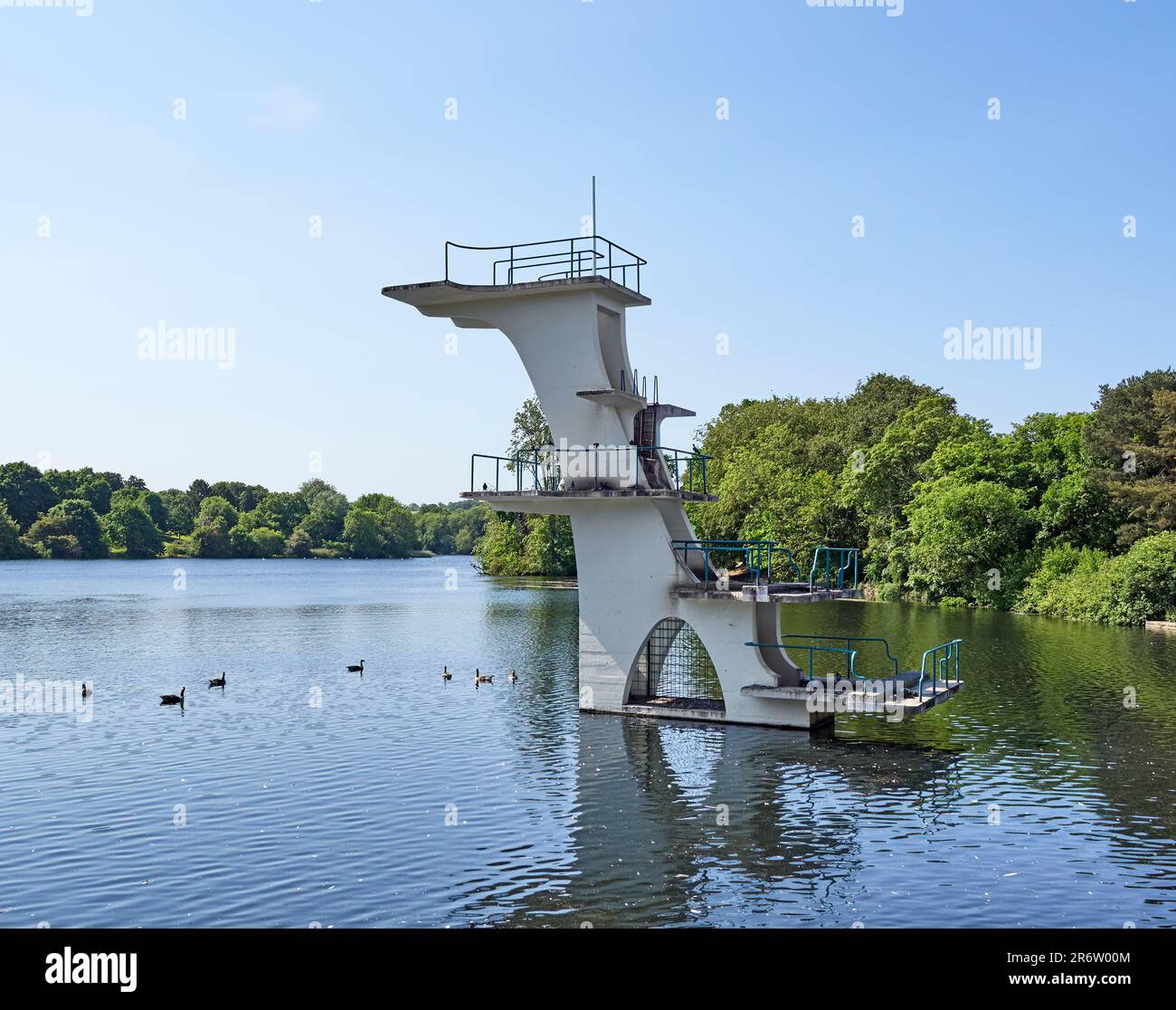 Swindon Coate Water park Wiltshire Stock Photo - Alamy