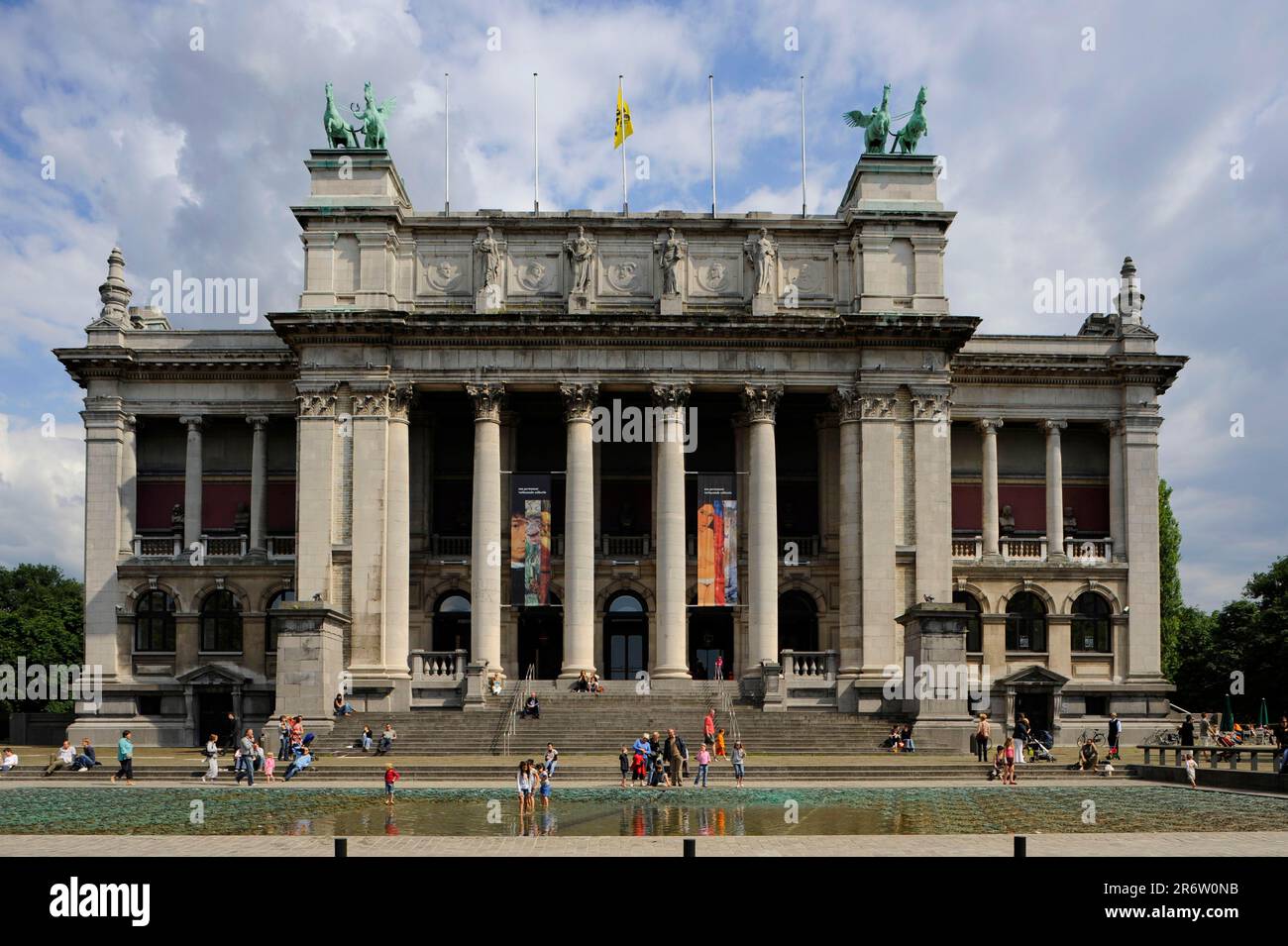 Royal museum antwerp hi-res stock photography and images - Alamy