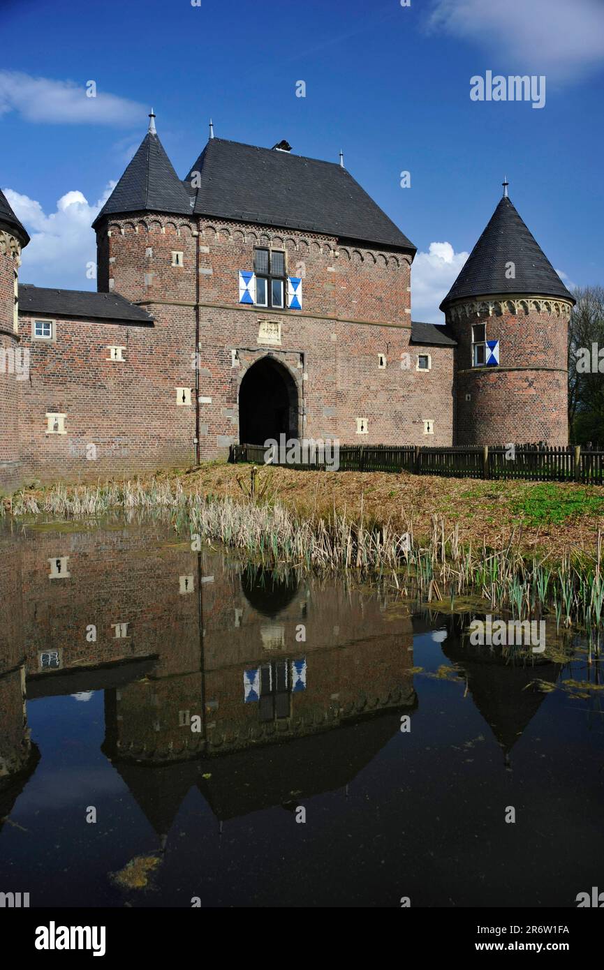 Moated castle Vondern, Oberhausen, North Rhine-Westphalia, Germany ...