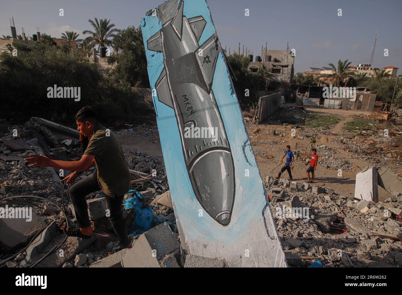 Gaza, Palestine. 11th June, 2023. Palestinian graffiti artists depict ...