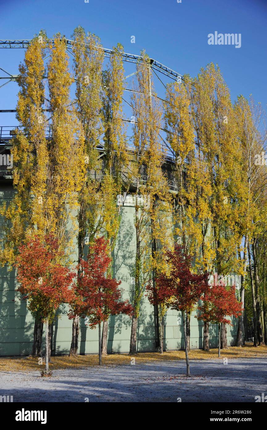 Gasometer, Route Industriekultur, disused industrial site, Duisburg ...