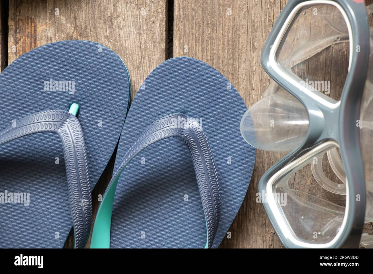 Flip flops beach hi-res stock photography and images - Alamy