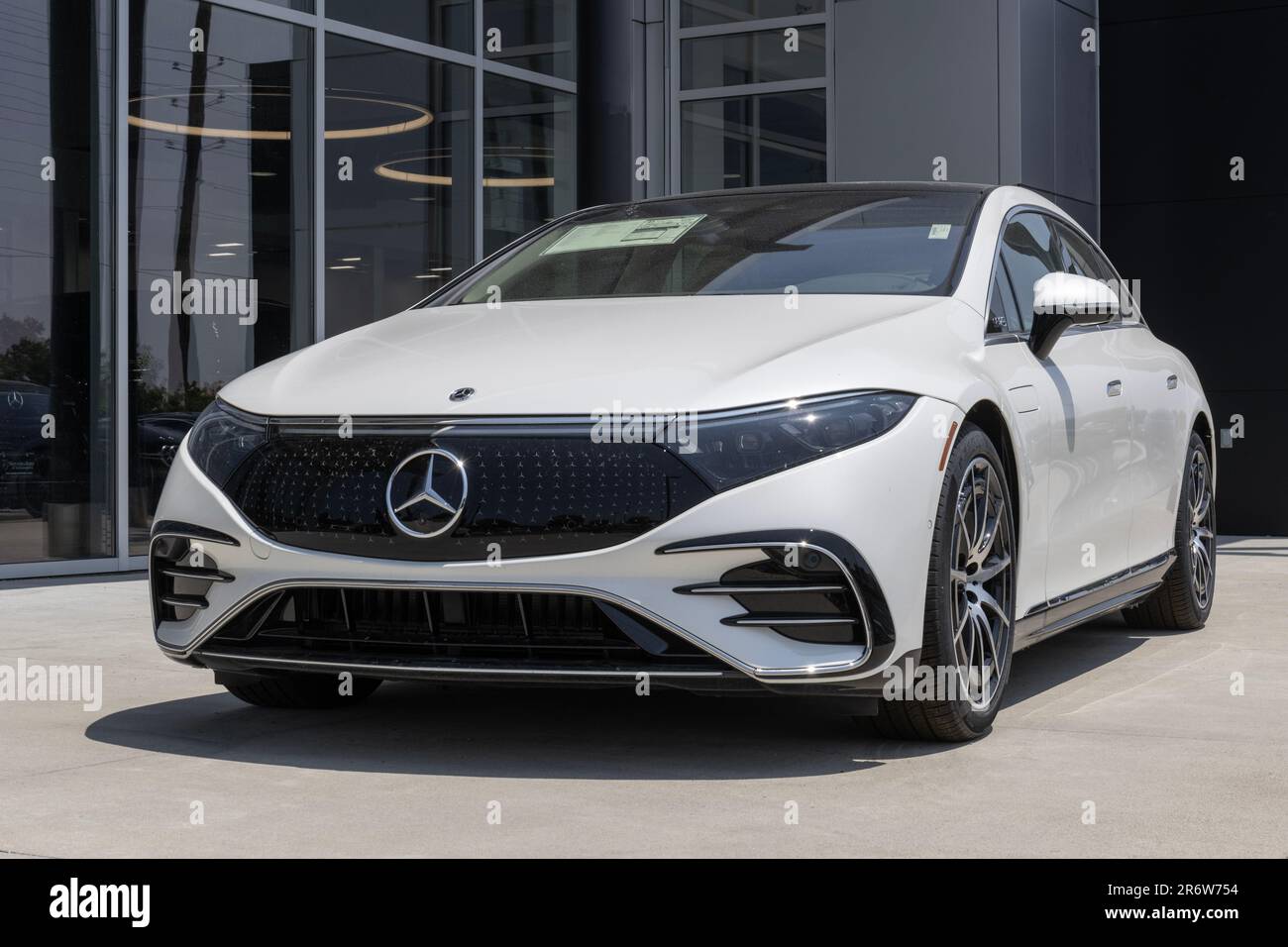 Indianapolis - June 10, 2023: Mercedes-Benz EQS 580 4MATIC Sedan ...