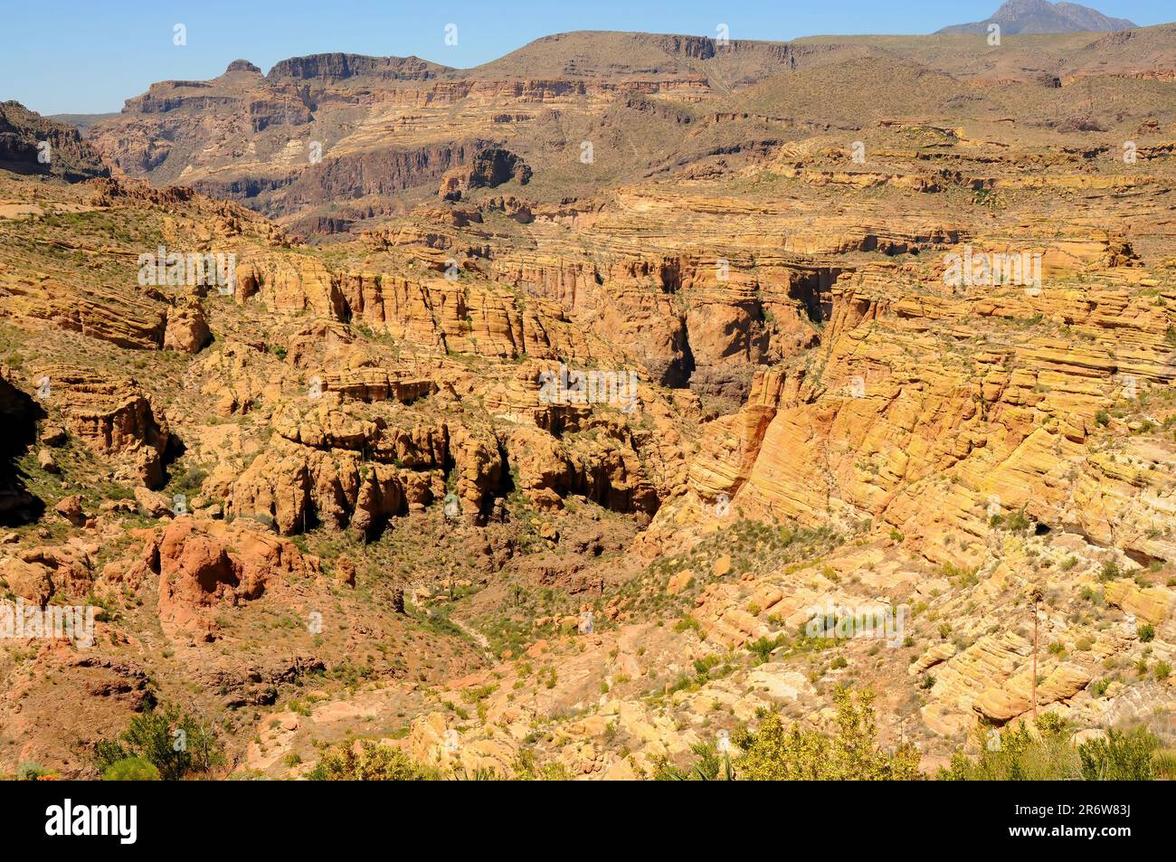 Apache trail Sonora desert Arizona mounntains and cliffs Stock Photo ...