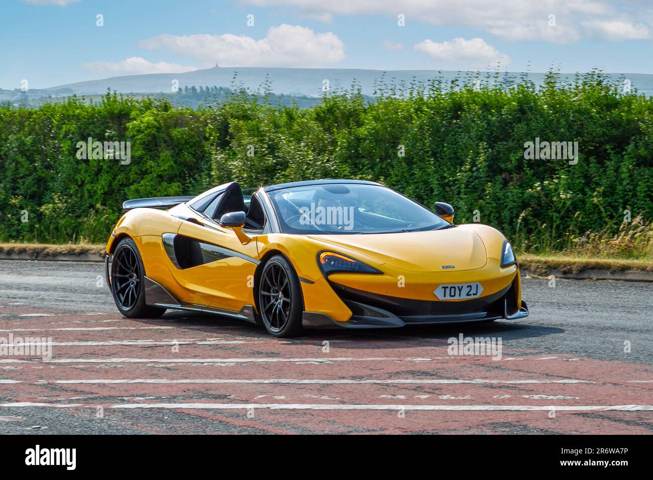 Mclaren supercar 2021 hi-res stock photography and images - Alamy